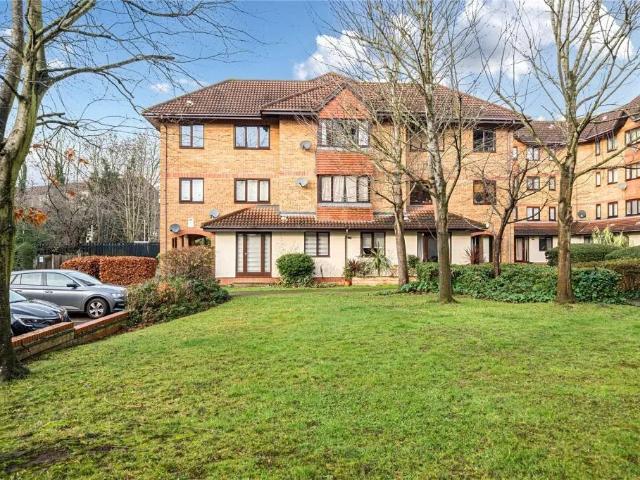 Apartment at Orchard Grove, Greater London
