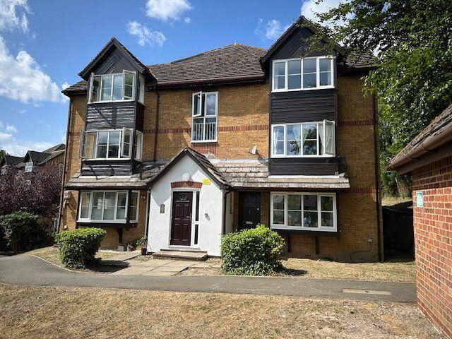 Apartment at Orchard Grove, Greater London