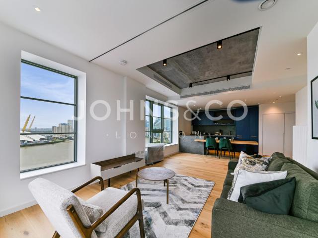 Apartment at Orchard Place, Greater London