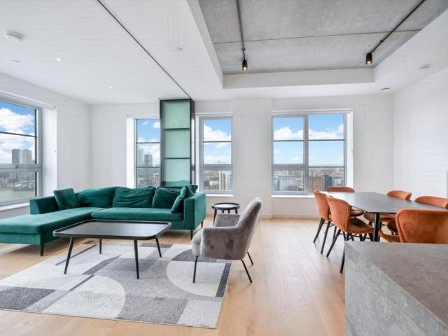 Apartment at Orchard Place, Greater London