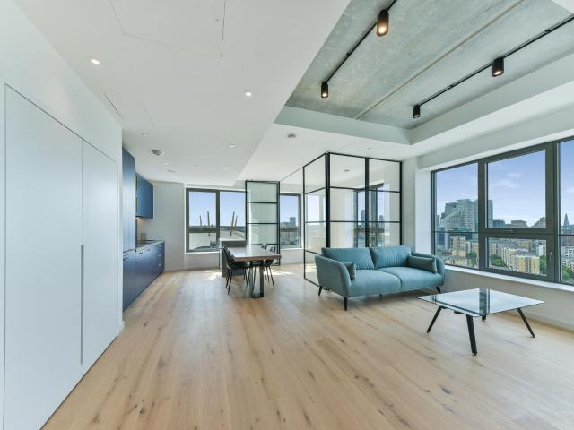 Apartment at Orchard Place, Greater London