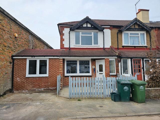 Apartment at Orchard Road, Borough of Spelthorne
