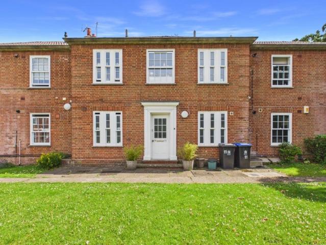 Apartment at Orchehill Avenue, Gerrards Cross