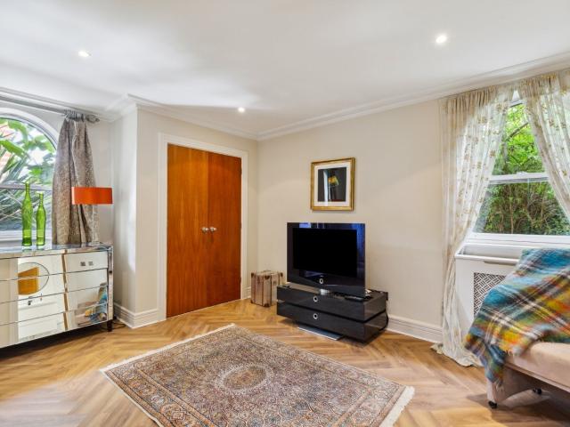 Apartment at Oriel Drive, Greater London