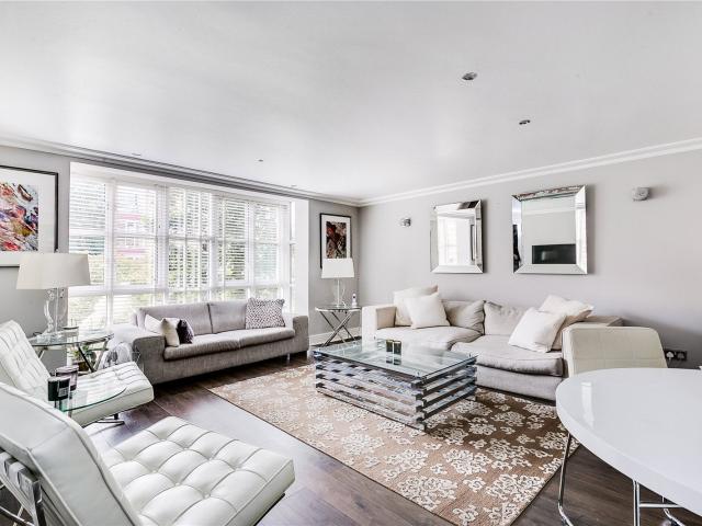 Apartment at Oriel Drive, Greater London