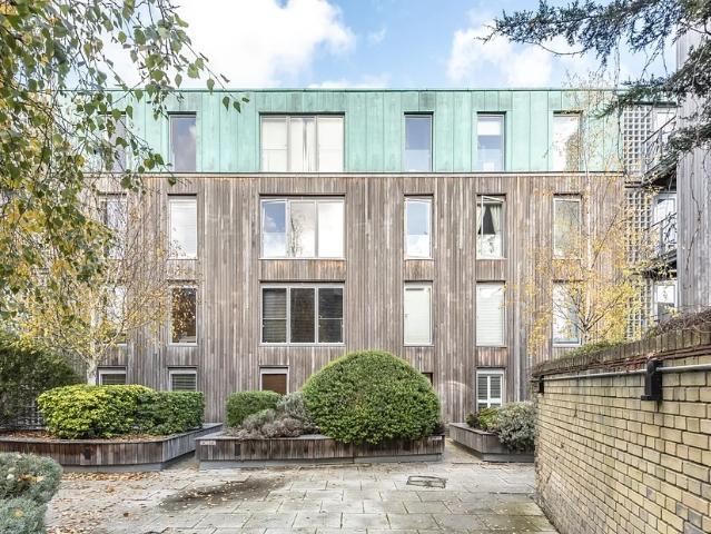 Apartment at Ormeley Road, Greater London