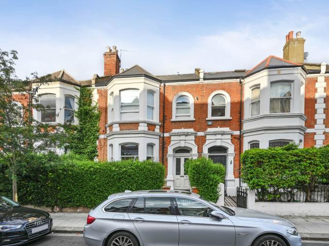 Apartment at Ormiston Grove, Greater London