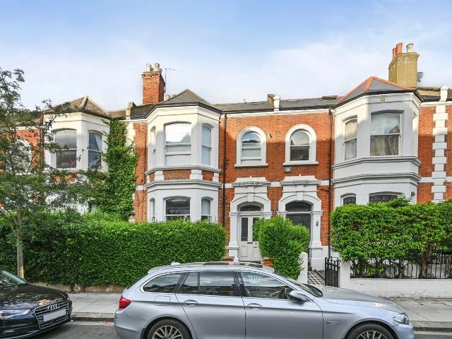 Apartment at Ormiston Grove, Greater London