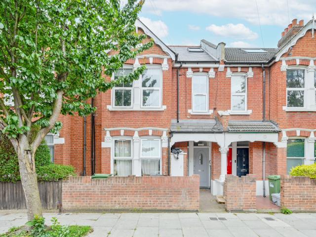 Apartment at Ormiston Grove, Greater London