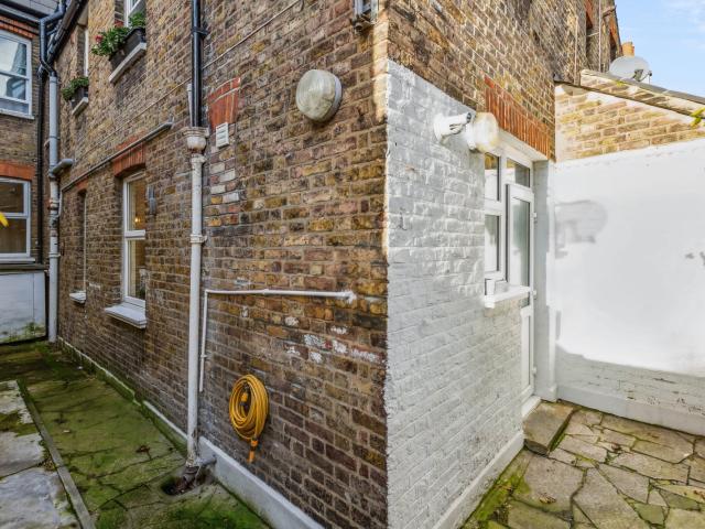 Apartment at Ormiston Grove, Greater London