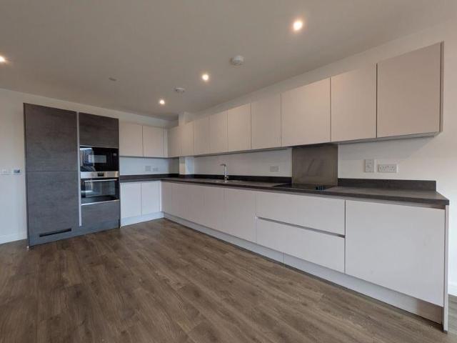 Apartment at Osborne Road, Greater London