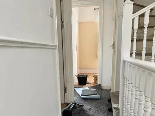 Apartment at Osborne Road, Greater London