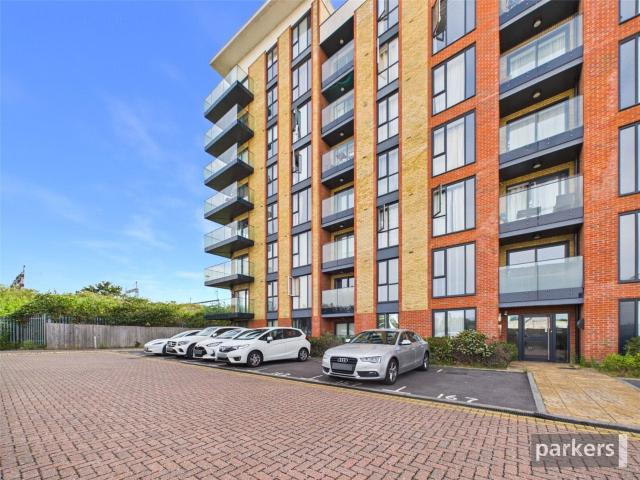 Apartment at Oscar Wilde Road, Reading