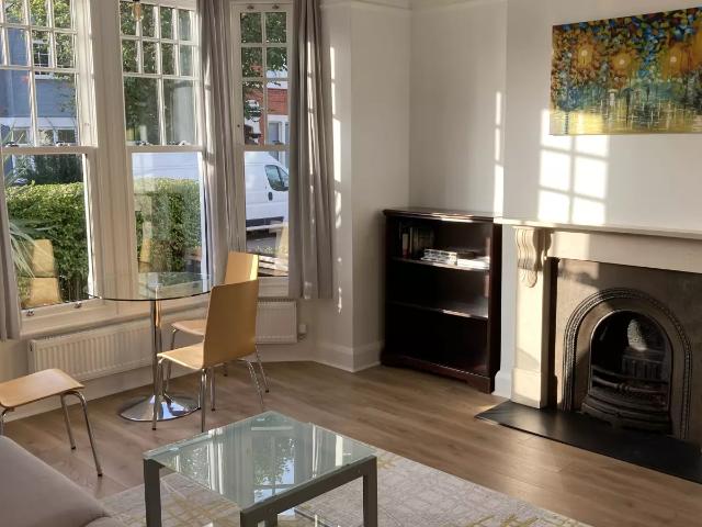 Apartment at Ossian Road, Greater London