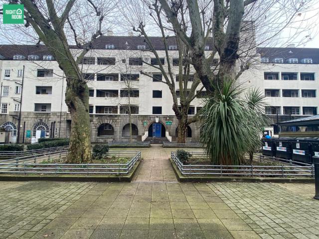 Apartment at Ossulston Street, Greater London