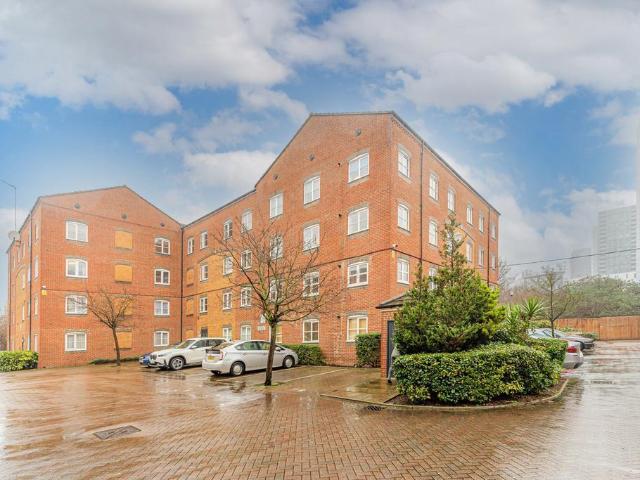Apartment at Otter Close, Greater London
