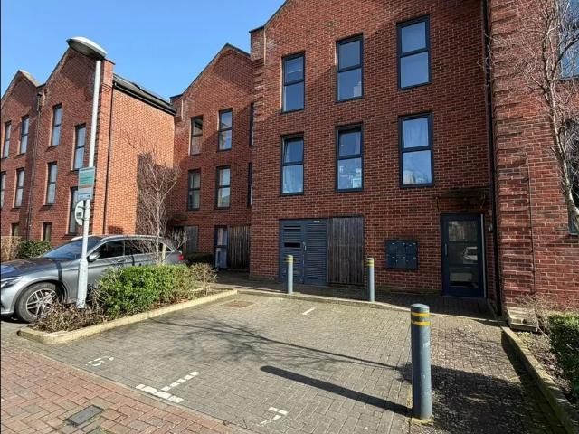 Apartment at Otter Way, Greater London