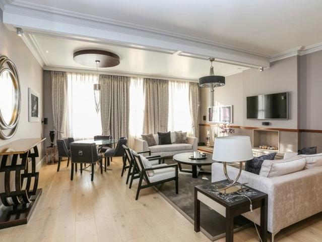Apartment at Ovington Gardens, London