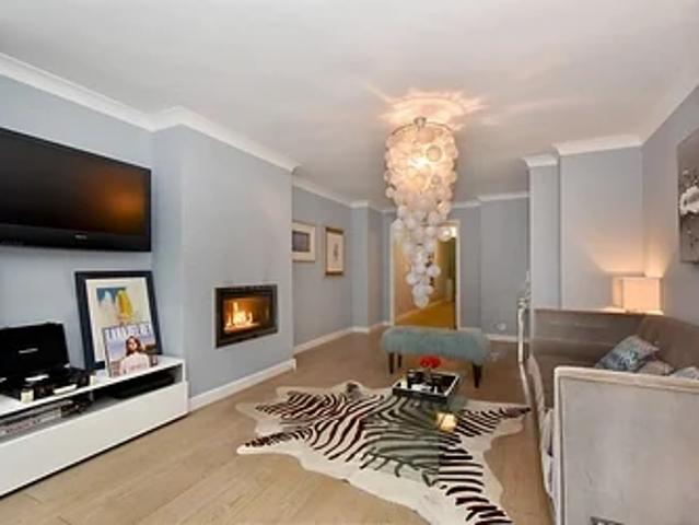 Apartment at Ovington Square, Greater London