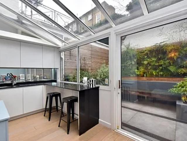 Apartment at Ovington Square, Greater London