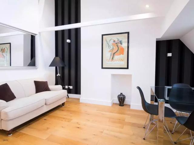 Apartment at Oxberry Avenue, Greater London
