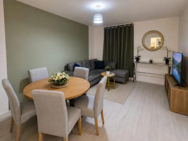 Apartment at Oxford Gardens, Greater London