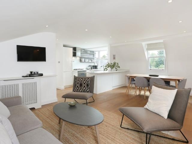 Apartment at Oxford Gardens, Greater London