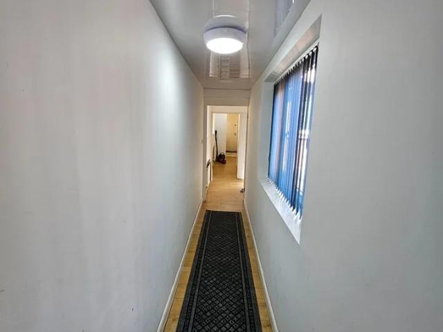 Room at Oxford Street, Sheffield