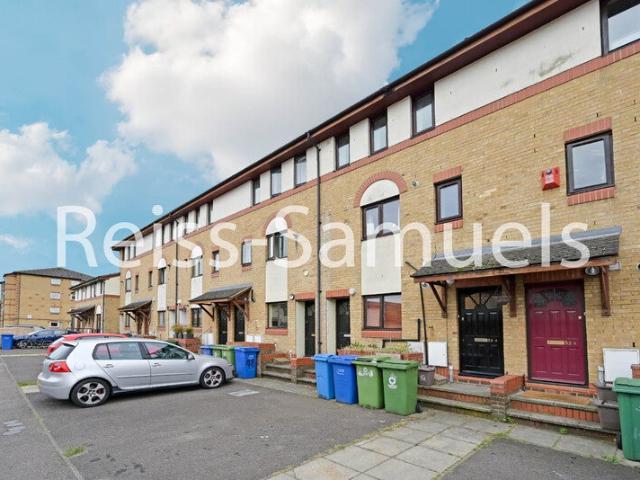 Apartment at Oxley Close, Greater London