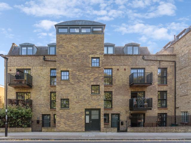 Apartment at Lough Road, Greater London