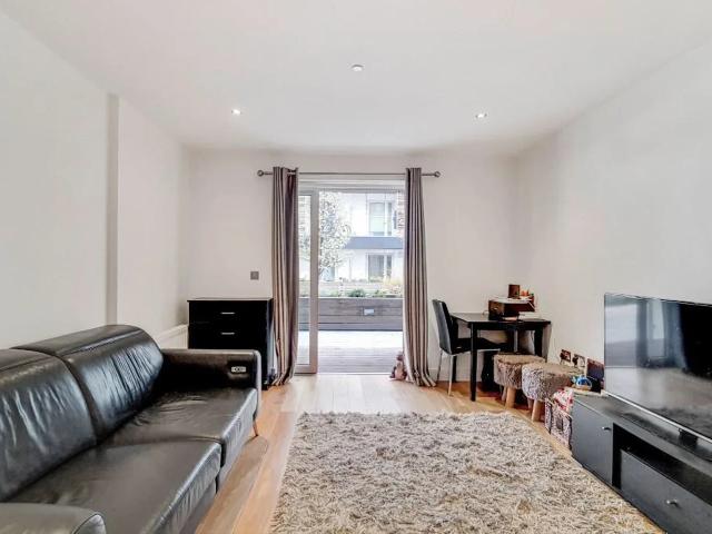 Apartment at Love Lane, Greater London