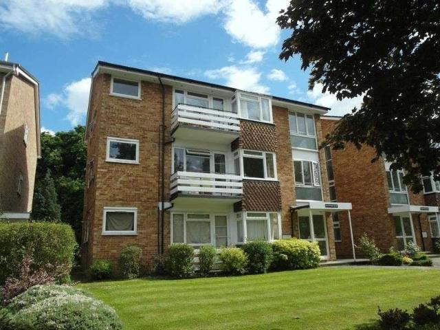 Apartment at Lovelace Road, Greater London