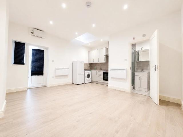 Apartment at Lower Clapton Road, Greater London