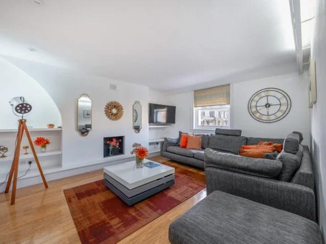 Apartment at Lower Belgrave Street, City of Westminster