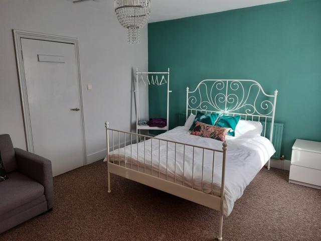 Apartment at Lower Bristol Road, Bath