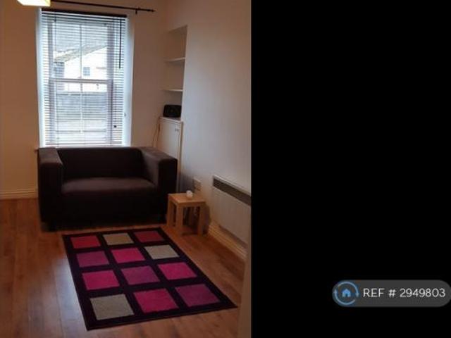 Apartment at Lower Hall Street, Montrose