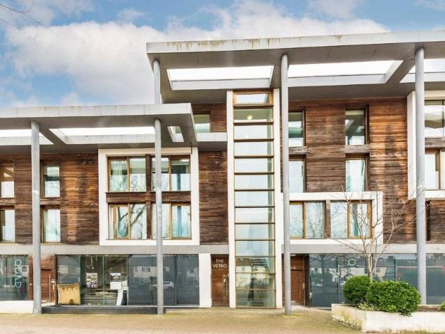 Apartment at Lower Mortlake Road, Greater London