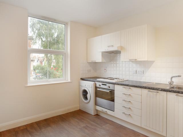 Apartment at Lower Mortlake Road, Greater London