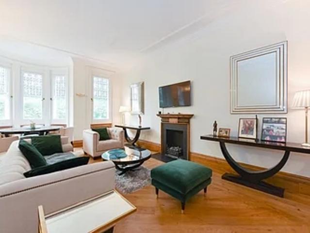 Apartment at Lower Sloane Street, Greater London