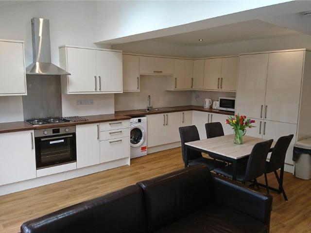 Apartment at Lower Road, Nottingham