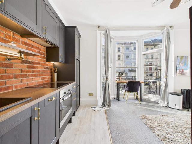 Apartment at Lower Rock Gardens, Brighton