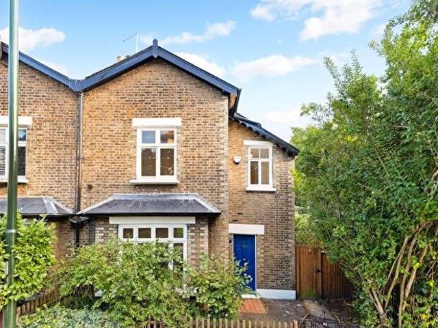 Apartment at Lower Richmond Road, Greater London