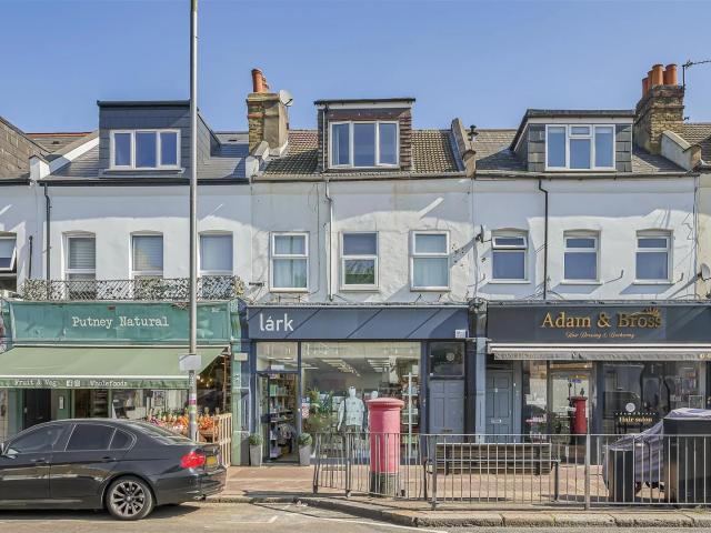 Apartment at Lower Richmond Road, Greater London