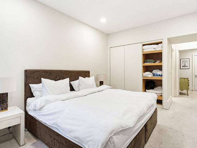 Apartment at Lowndes Square, Greater London