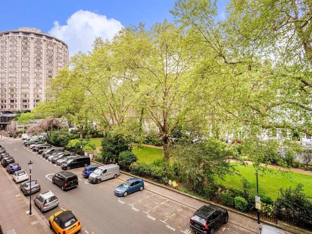 Apartment at Lowndes Square, Greater London