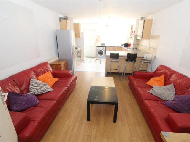 Apartment at Lowther Road, Cardiff