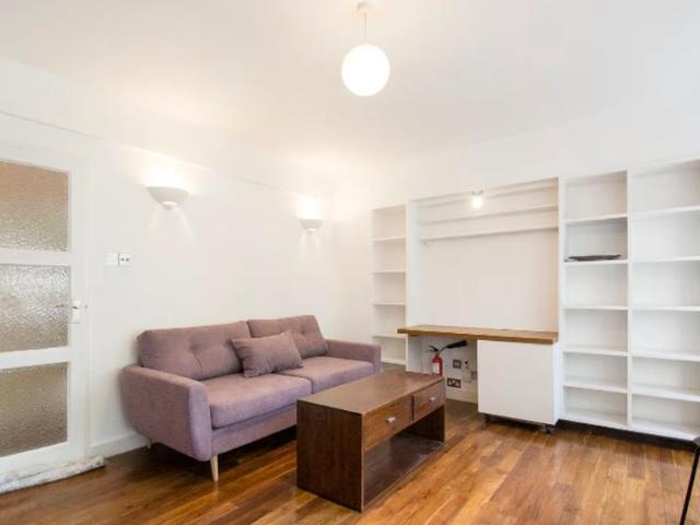 Apartment at Lodge Road, City of Westminster