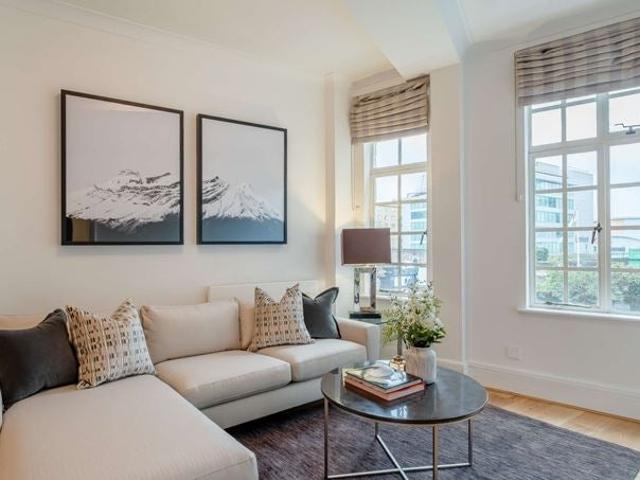 Apartment at Lodge Road, City of Westminster