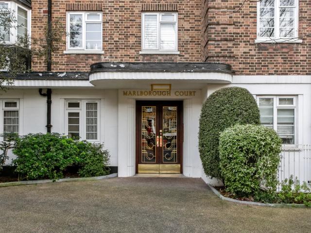 Apartment at Logan Place, Greater London