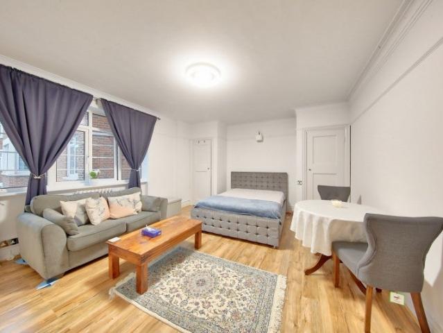 Apartment at Logan Place, Greater London